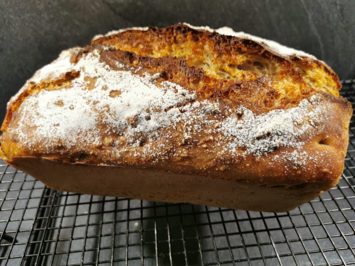 Sauerteigbrot mit Kartoffeln u. Walnüssen Zauberkasten